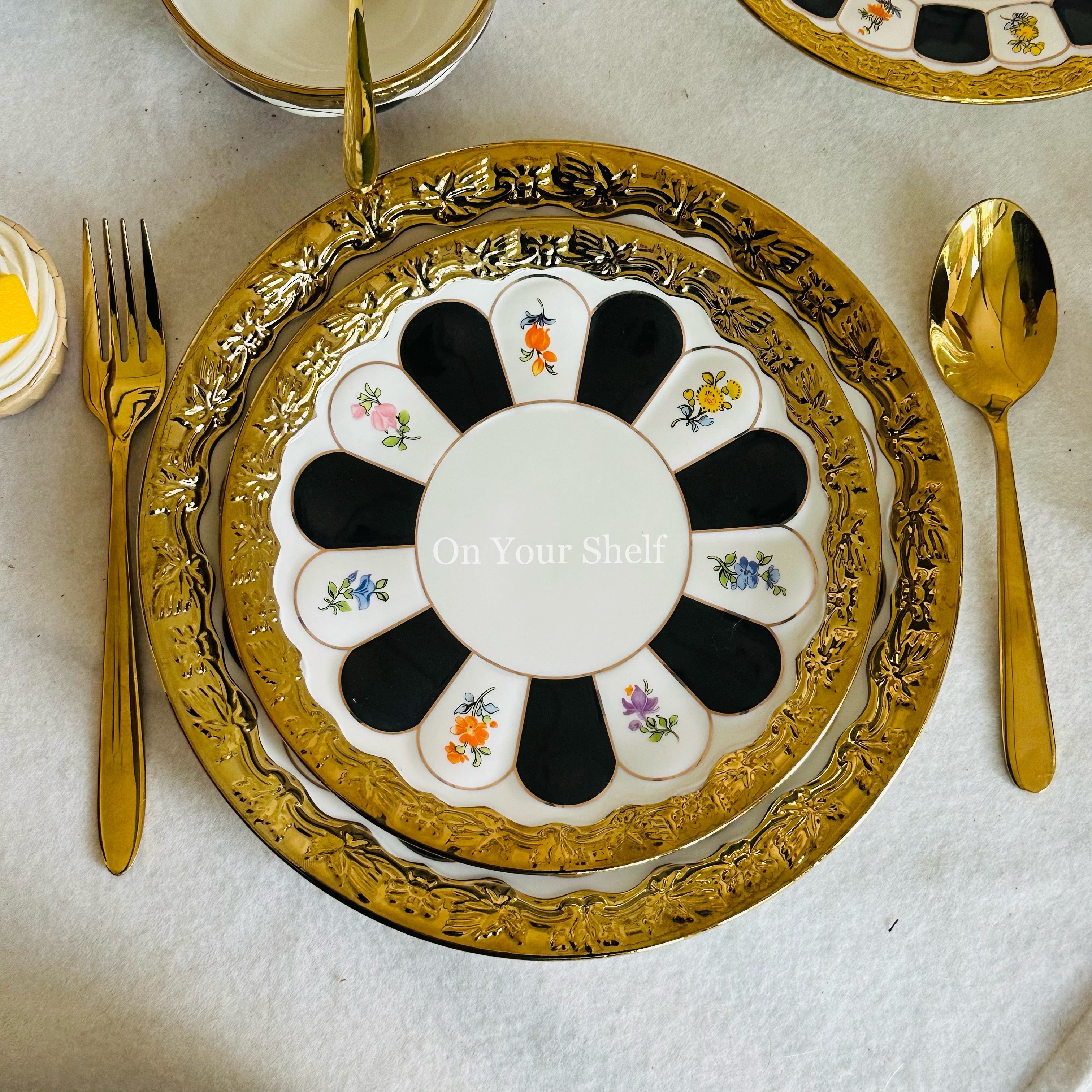 Regal Bloom Dinnerware Set (24 Piece Plate Set)